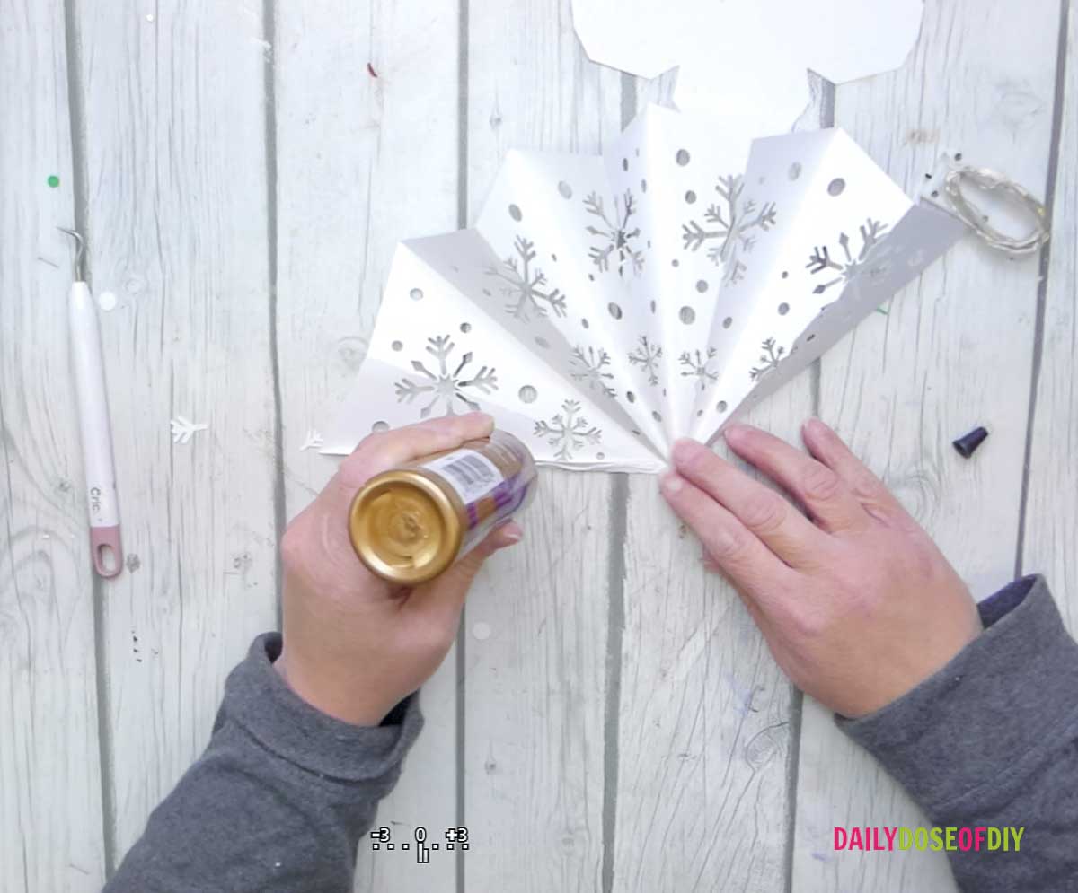 Simple 3D Christmas Tree Light Up Paper Craft - Daily Dose of DIY