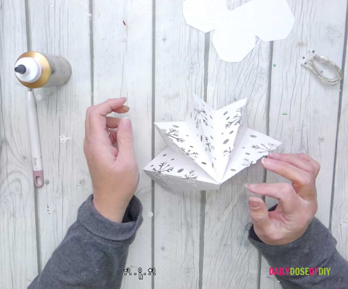 Simple 3D Christmas Tree Light Up Paper Craft - Daily Dose of DIY