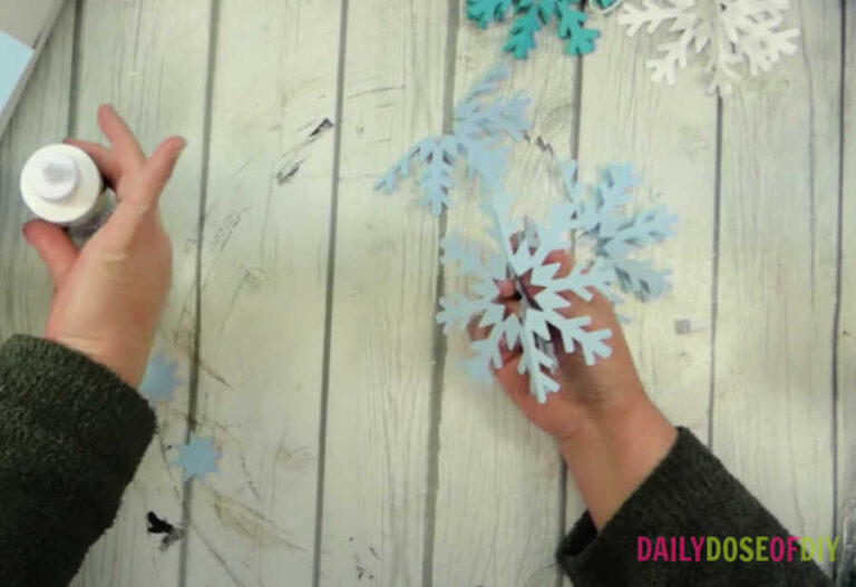 How to Make Easy 3D Snowflakes with Your Cricut - Daily Dose of DIY