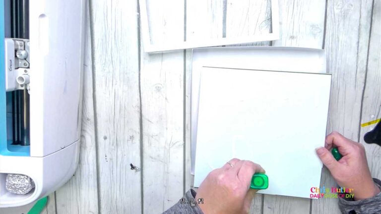 How to Make a Layered Paper Family Tree with Cricut - Daily Dose of DIY