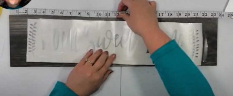 How to Apply Vinyl Straight and Without Wrinkles - Daily Dose of DIY