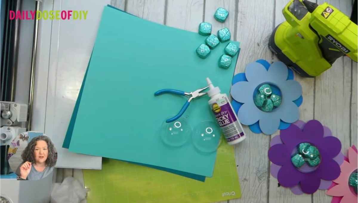 Paper Flower Candy Holder for Mother's Day, Parties, and More - Daily ...