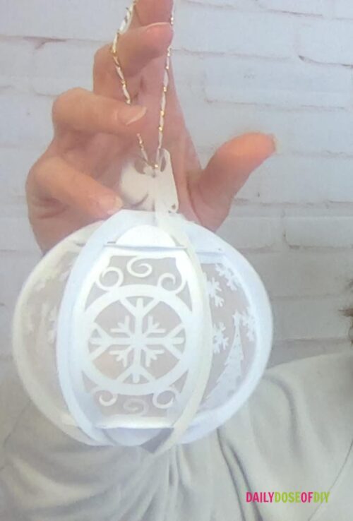 DIY Light Up 3D Paper Christmas Ornaments You'll Love - Daily Dose of DIY