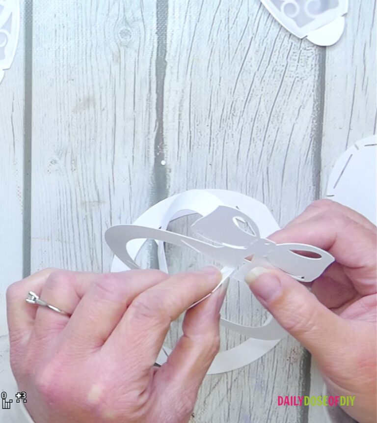 DIY Light Up 3D Paper Christmas Ornaments You'll Love - Daily Dose of DIY