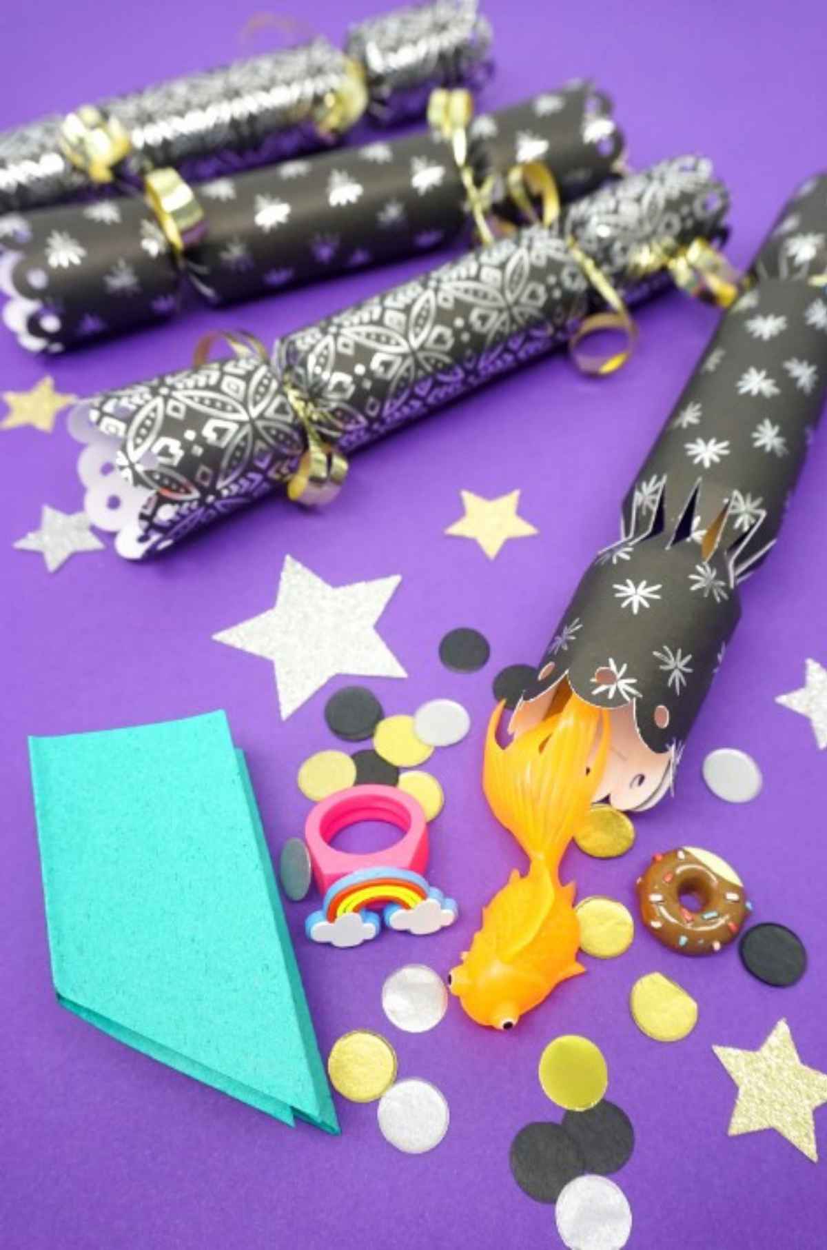 paper-christmas-cracker - Daily Dose of DIY