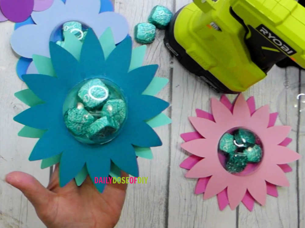Paper Flower Candy Holder for Mother's Day, Parties, and More - Daily ...