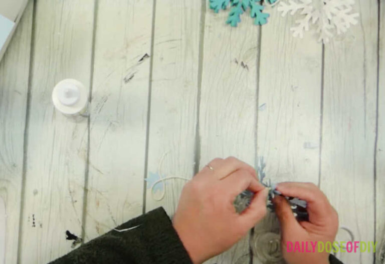 How to Make Easy 3D Snowflakes with Your Cricut - Daily Dose of DIY