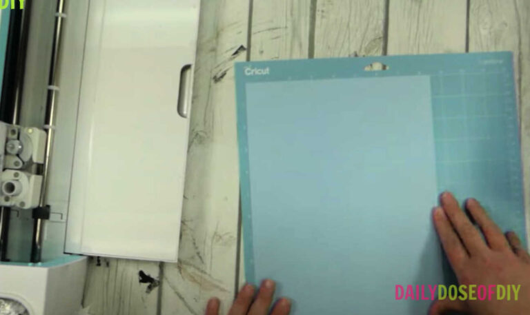 How to Make Easy 3D Snowflakes with Your Cricut - Daily Dose of DIY